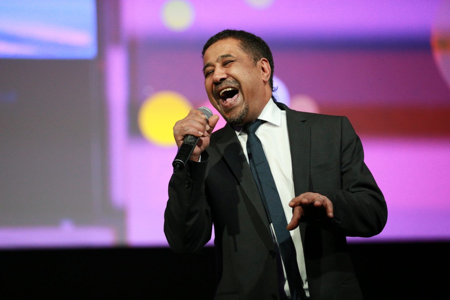 (Vidéo) la dernière bêtise de Cheb Khaled - Kabylie Times